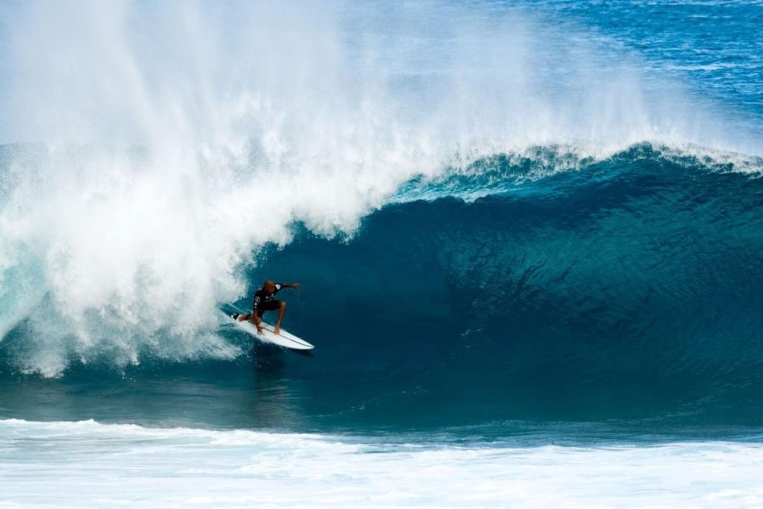 Surfing: 2018 Volcom Pipe Pro, North Shore, Oahu