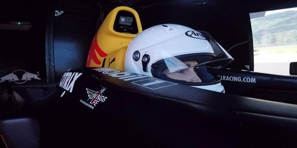 Sim Racing Girl: una gamer al simulatore Red Bull