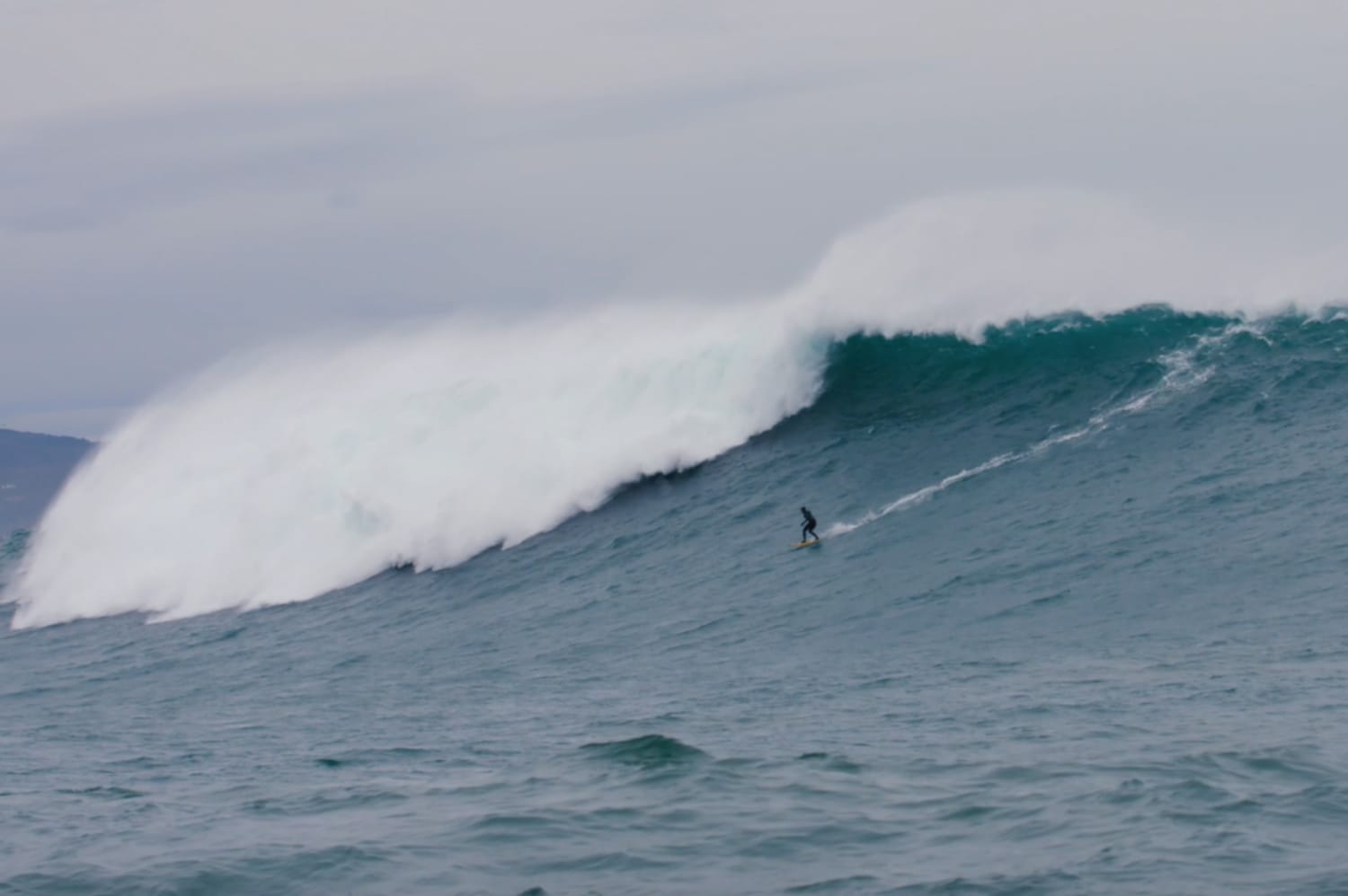 Surf: Justine Dupont sur la vague de Belharra ! - Vidéo
