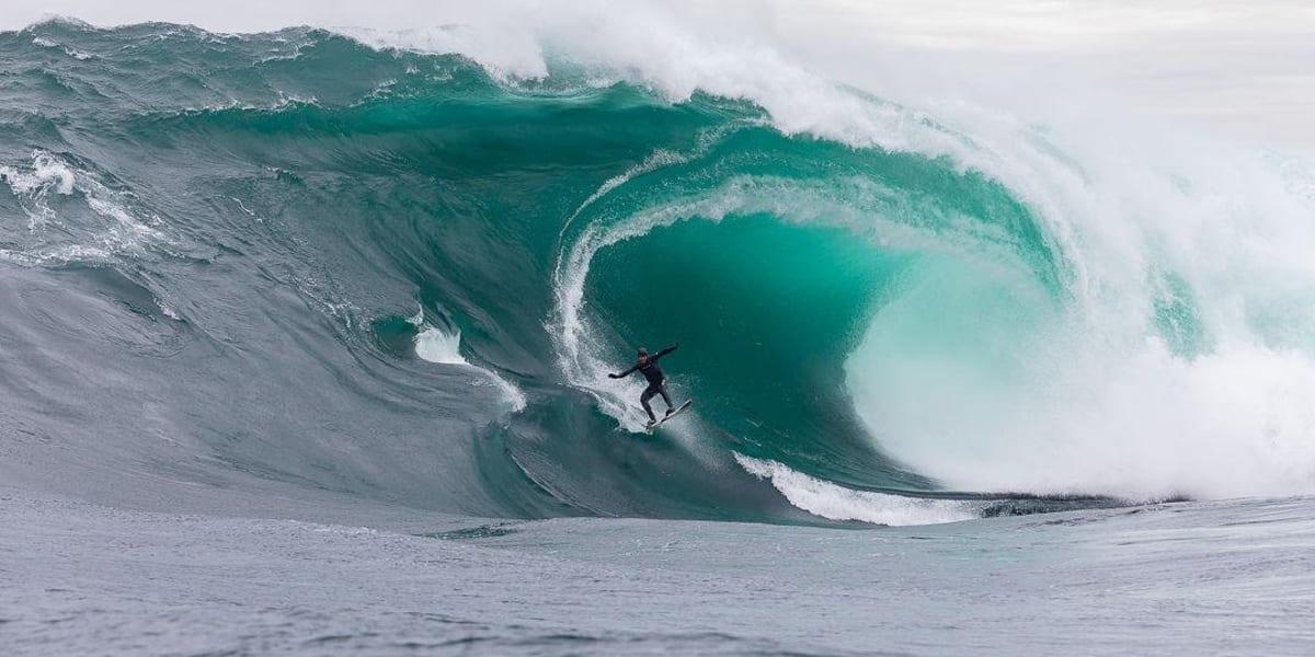 Shipstern Bluff Cape Fear: Locais surfam swell enormel!
