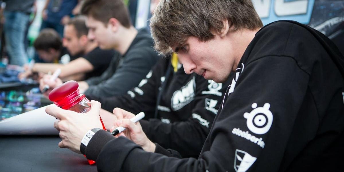 Dota 2: The best of Na’Vi’s squad | Red Bull eSports