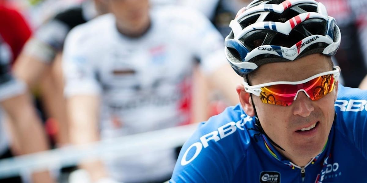 Report & Video: Absalon survives scare to win