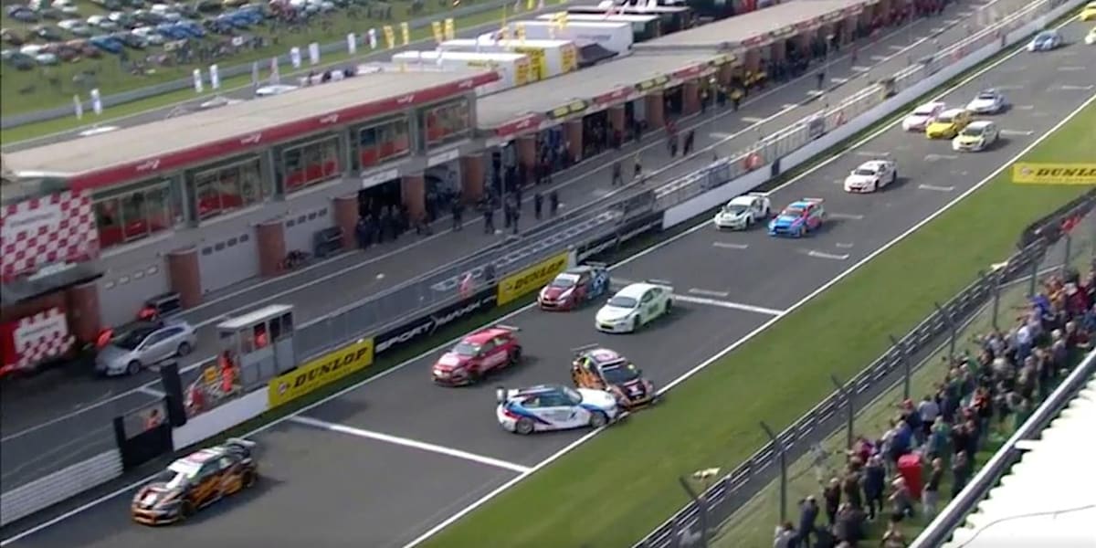 BTCC 2017 Brands Hatch Indy crash – Neal and Turkington