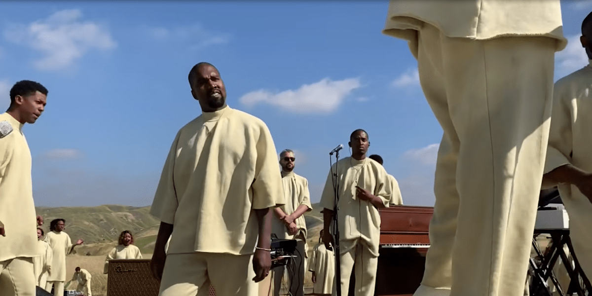 Wat is Kanye West’s Sunday Service?