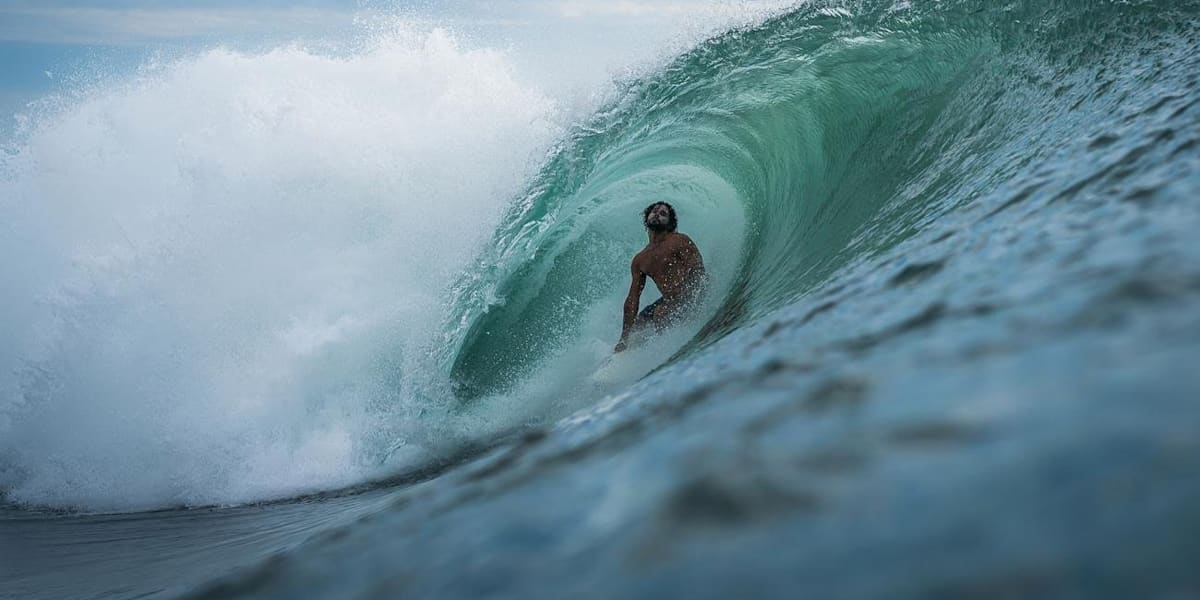 Surf video: Venha curtir 24 horas incríveis de Bali