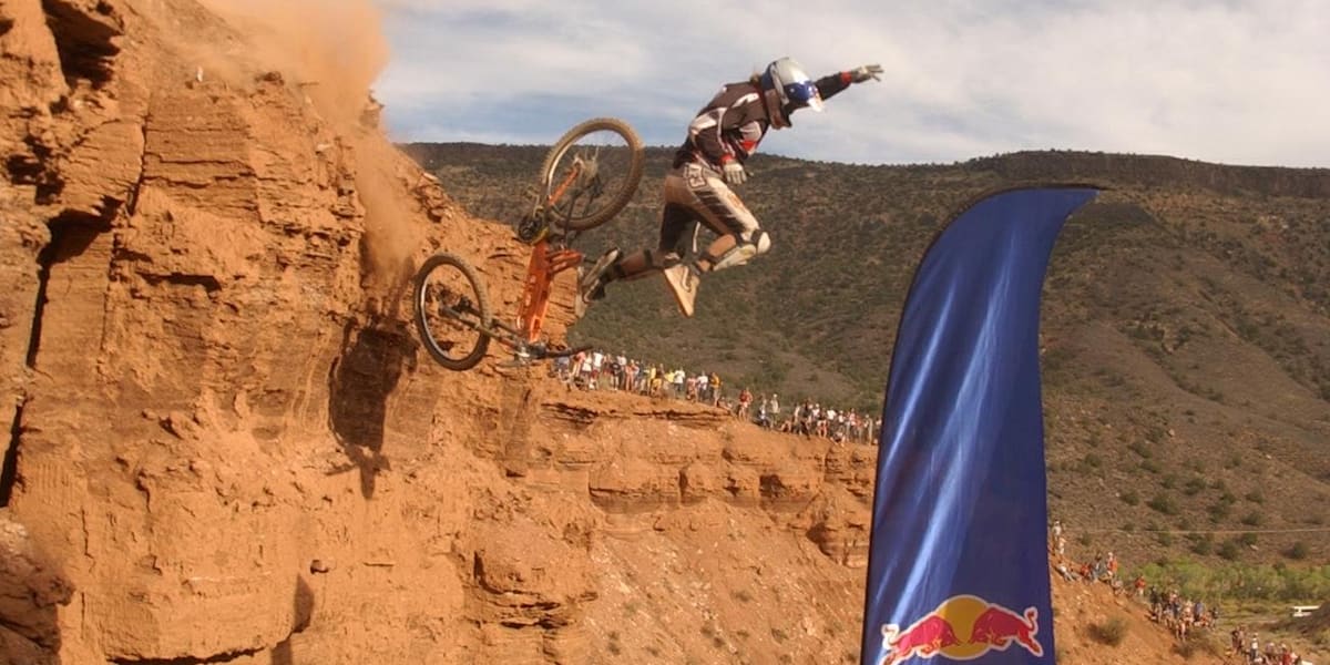 Freerider lernt Backflip beim Rampage 2003