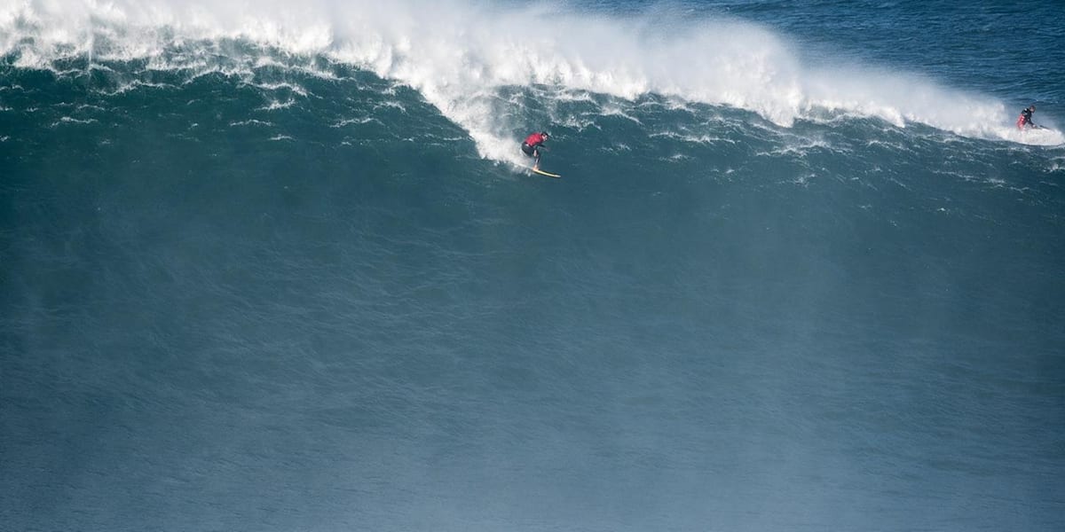 Big Wave Surfing - Best of Nazaré 2017 **video**