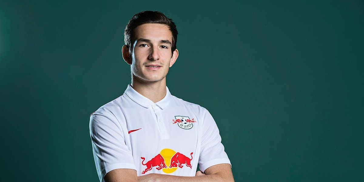 Paris-Saint Germain sign FIFA 17 player Agge | Red Bull