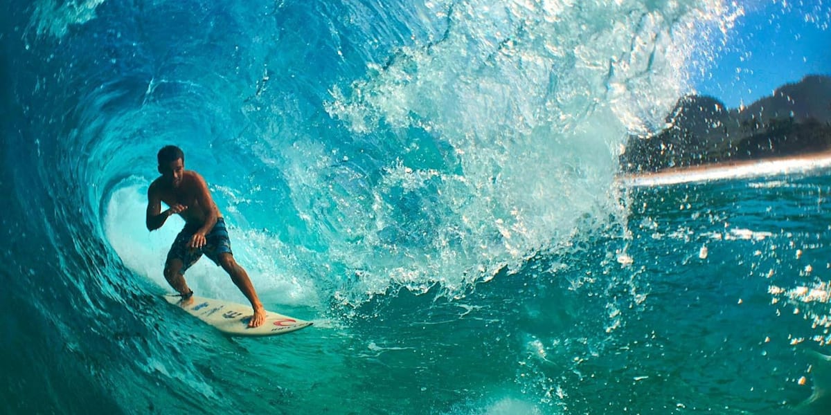 Mason Ho raw surfing at Pipeline break Hawaii *video*