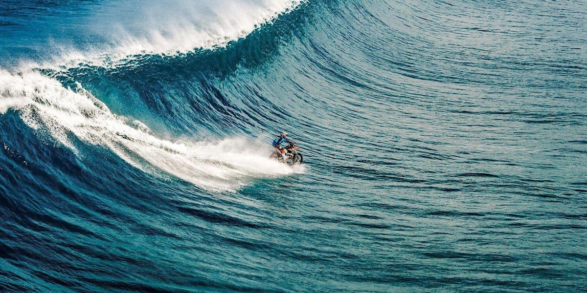 Robbie Maddison: Riding bike on water in Pipe Dream 2