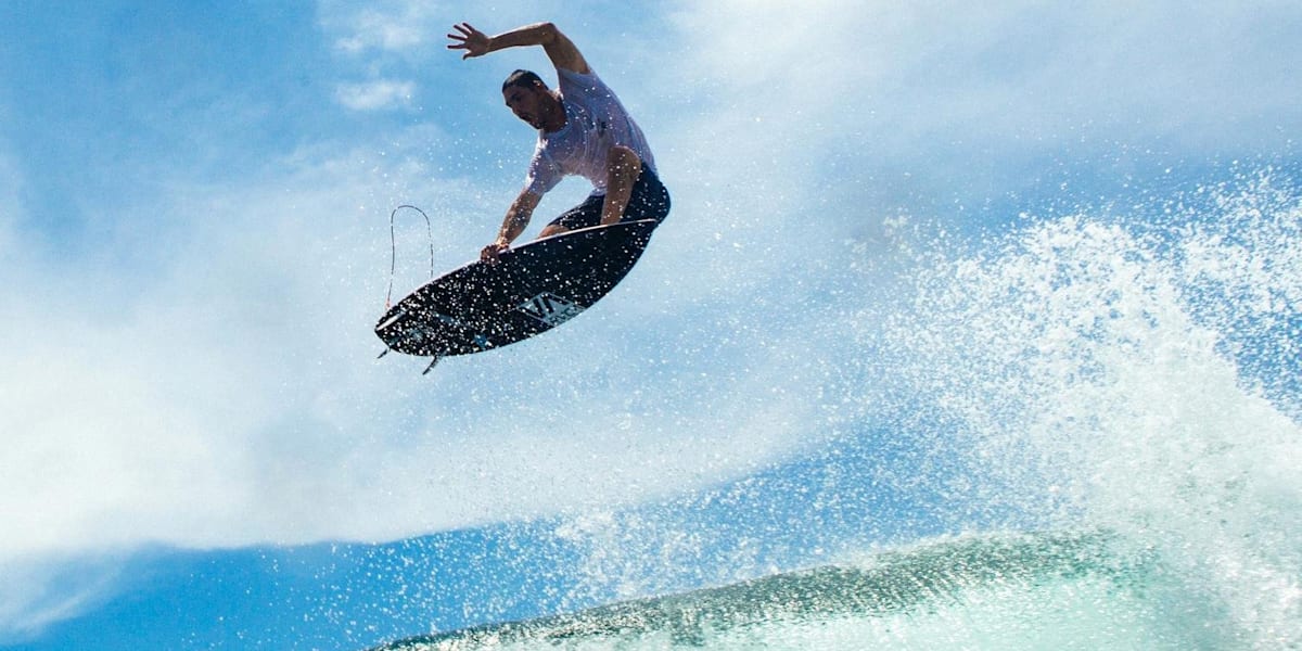 Surfing Bali: Jay Davies in Indonesia ++Video++