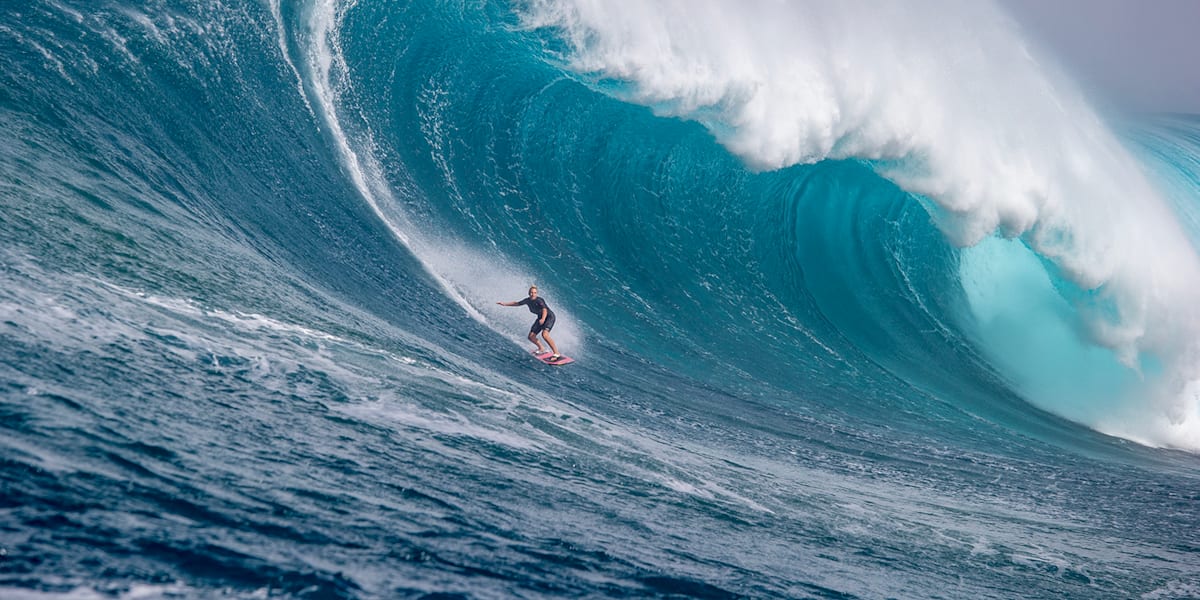 Izzi Gomez: Get to know the pro surfer from Colombia