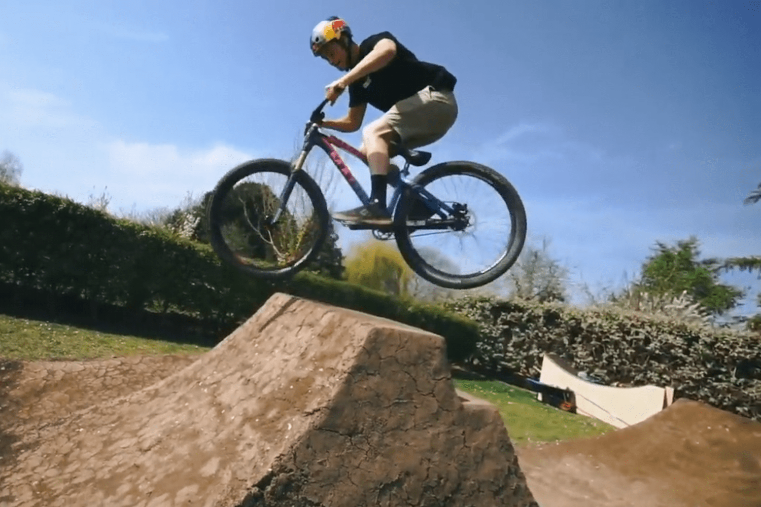 Matt Jones: MTB backyard slopestyle course – video