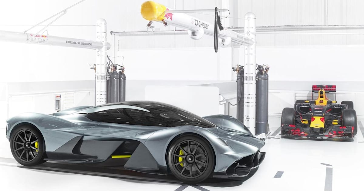 See the new Aston Martin Valkyrie hypercar +videos+