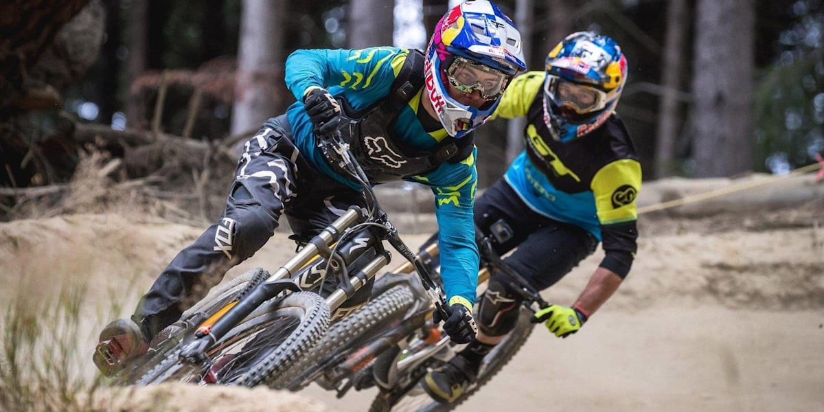 Brook Macdonald, Finn Iles, Loic Bruni, dowhnill