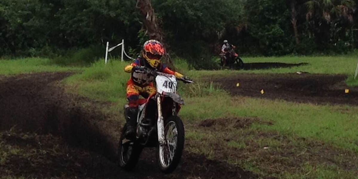 Blog | Sean Kelly flat out motocrossing on his new bike