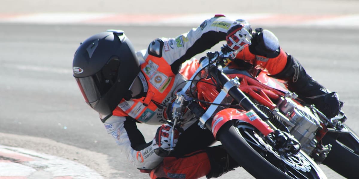 Blog | David Salvador working morning, noon and night