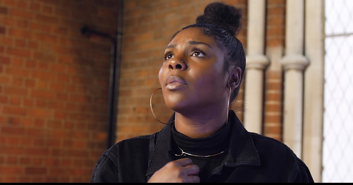 Malika performs I Live and Lua in live session +Videos+