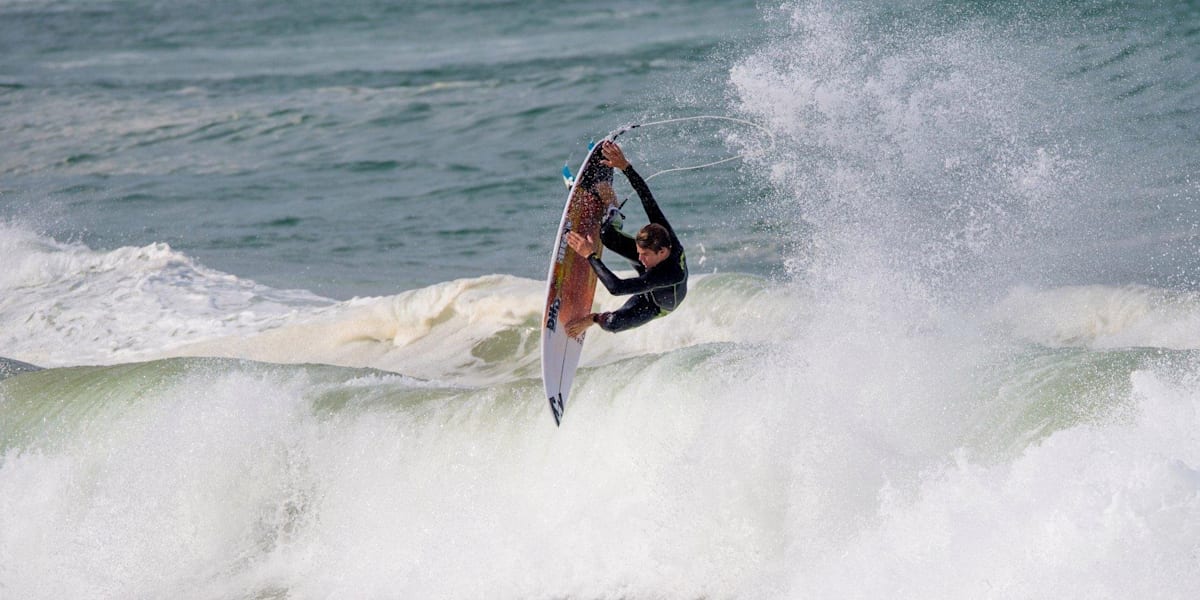 Les surfeurs finalistes du Red Bull Airborne Qualifier