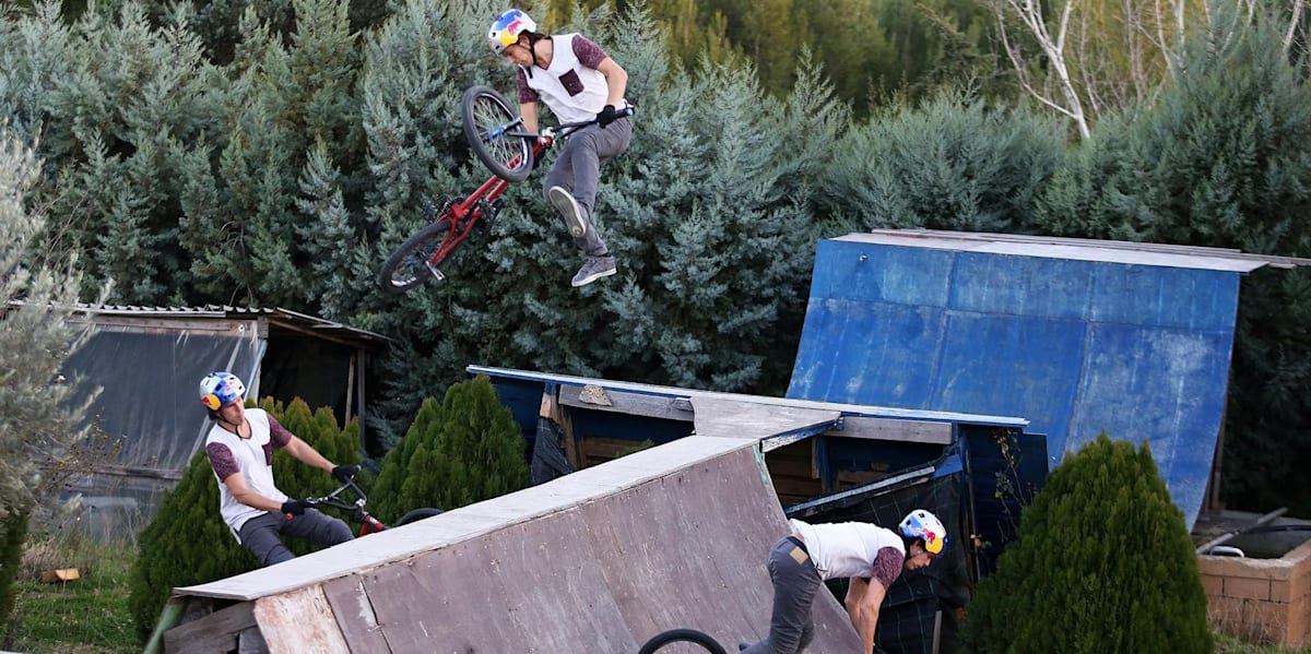 Daniel Dhers και Πάνος Μανάρας χώνουν tricks