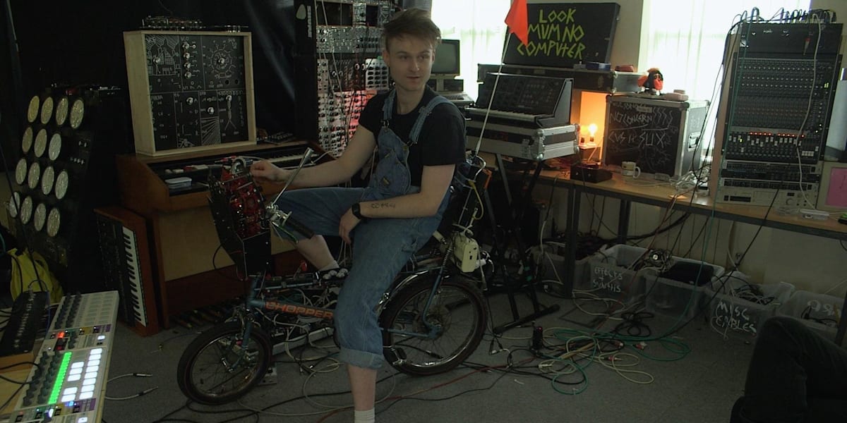 LOOK MUM NO COMPUTER: Techno synth bike 2.0 **Video**