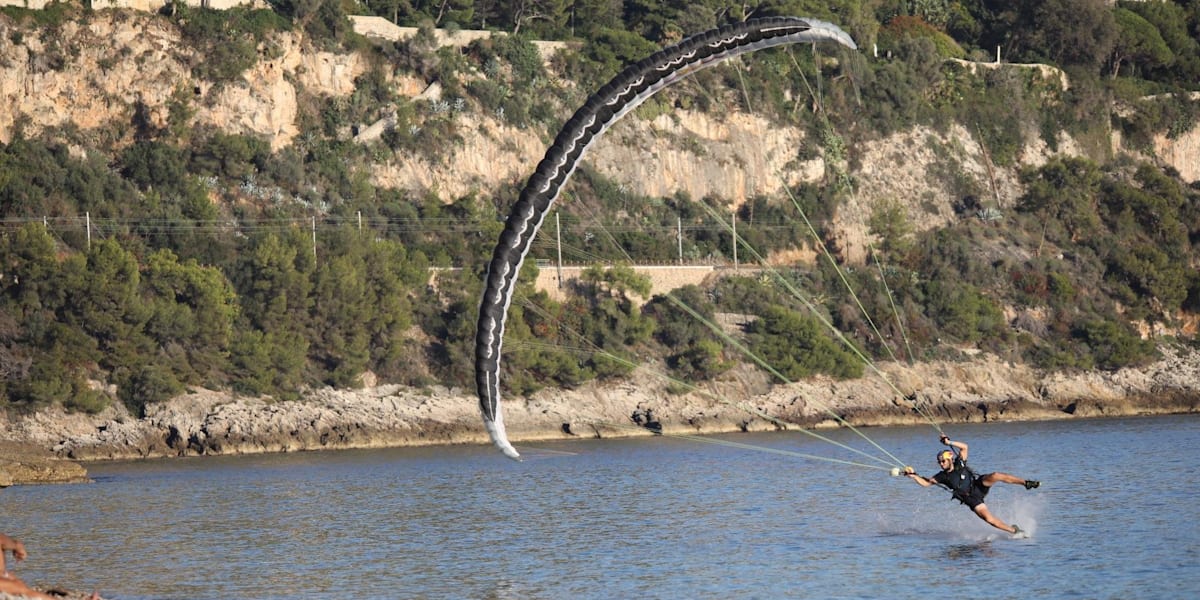 Tim Alongi champion de France de voltige en parapente