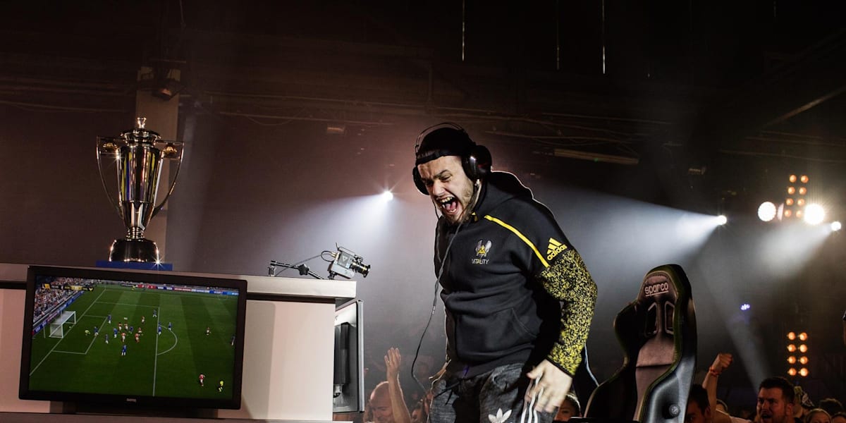 The Best FIFA 17 Ultimate Team Players In The World