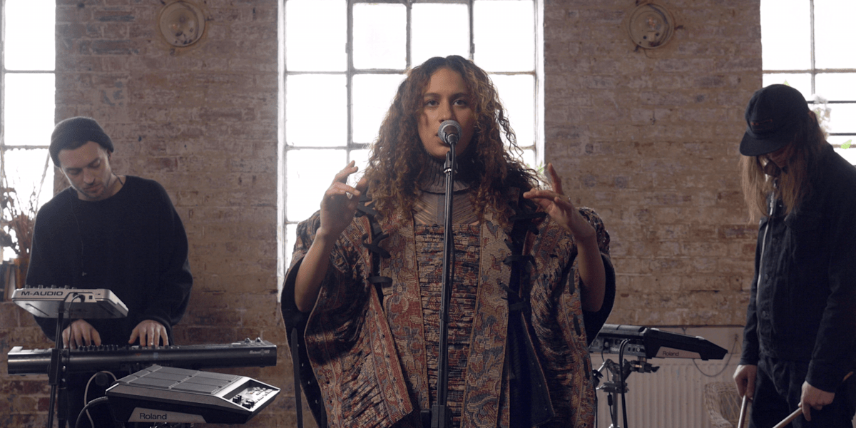 Maeve performs Eden and Martyr – video | Red Bull Music