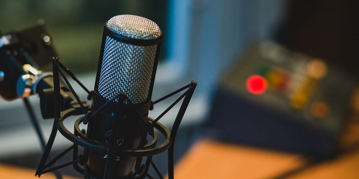 5 podcasts de música que você precisa ouvir
