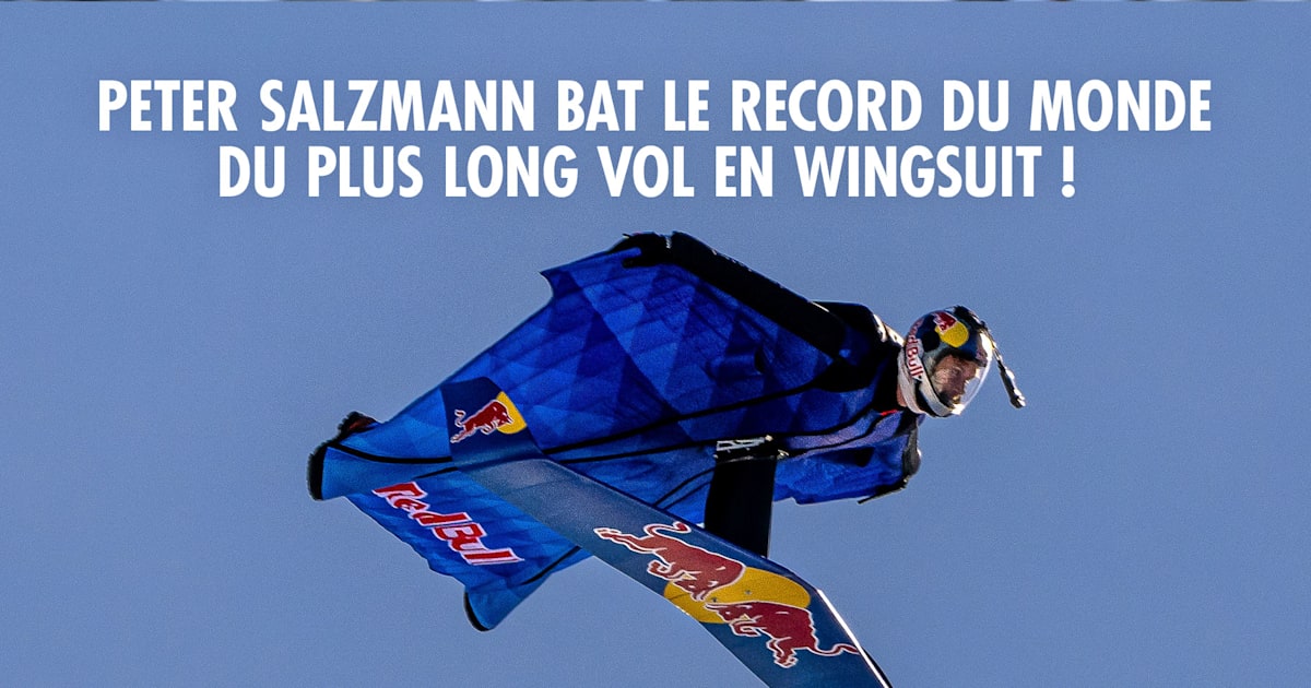Peter Salzmann accomplit le plus long vol en wingsuit foil