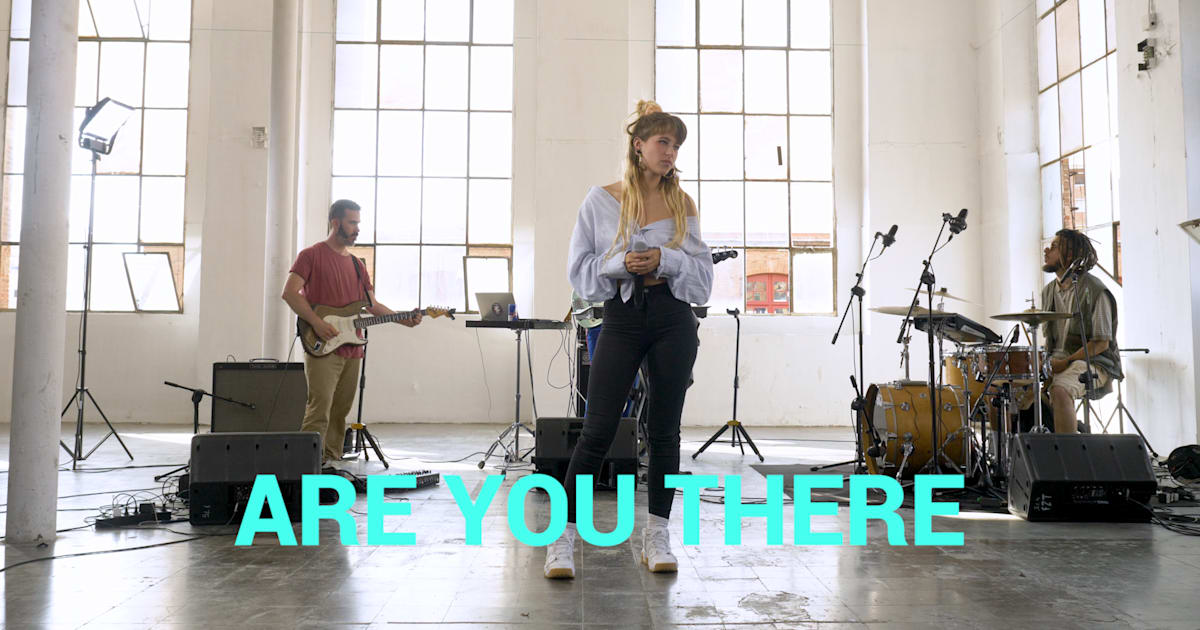 Big Menu perform Are You There at Sonar ++video++