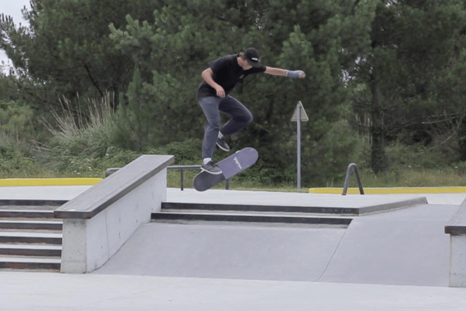 George Poole présente sa planche de skateboard idéale