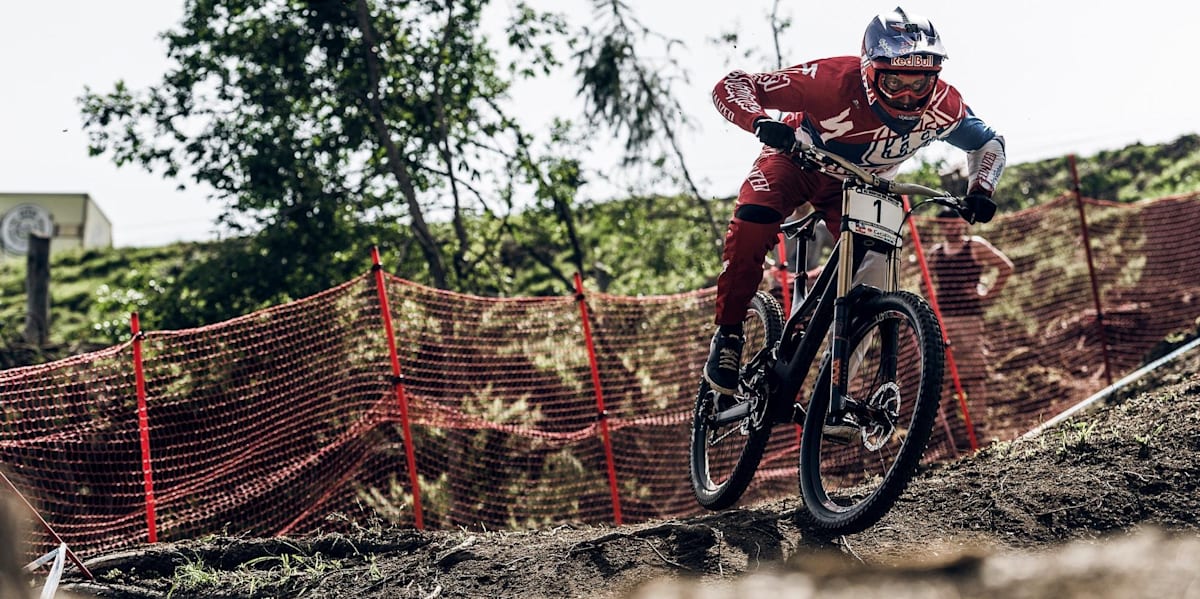 Watch Mountain Biker Win World Cup Race Without a Chain