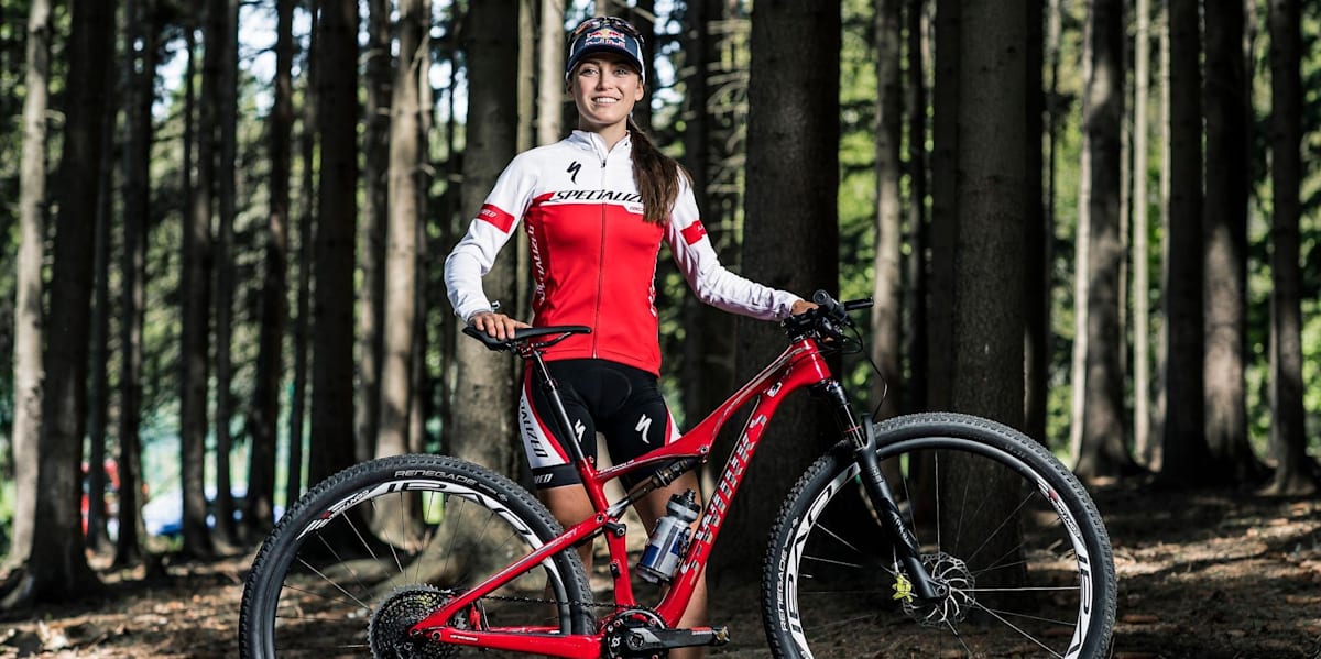 Kate Courtney's Specialized S-works Era bike check 2017