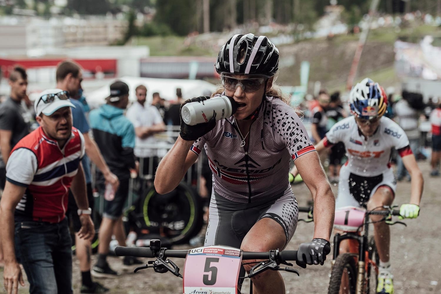 Gunn-Rita Dahle and Yana Belomoina battle