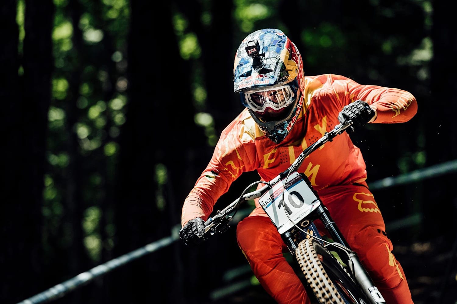 loic-bruni-dh-world-cup-mont-sainte-anne-2017-practice