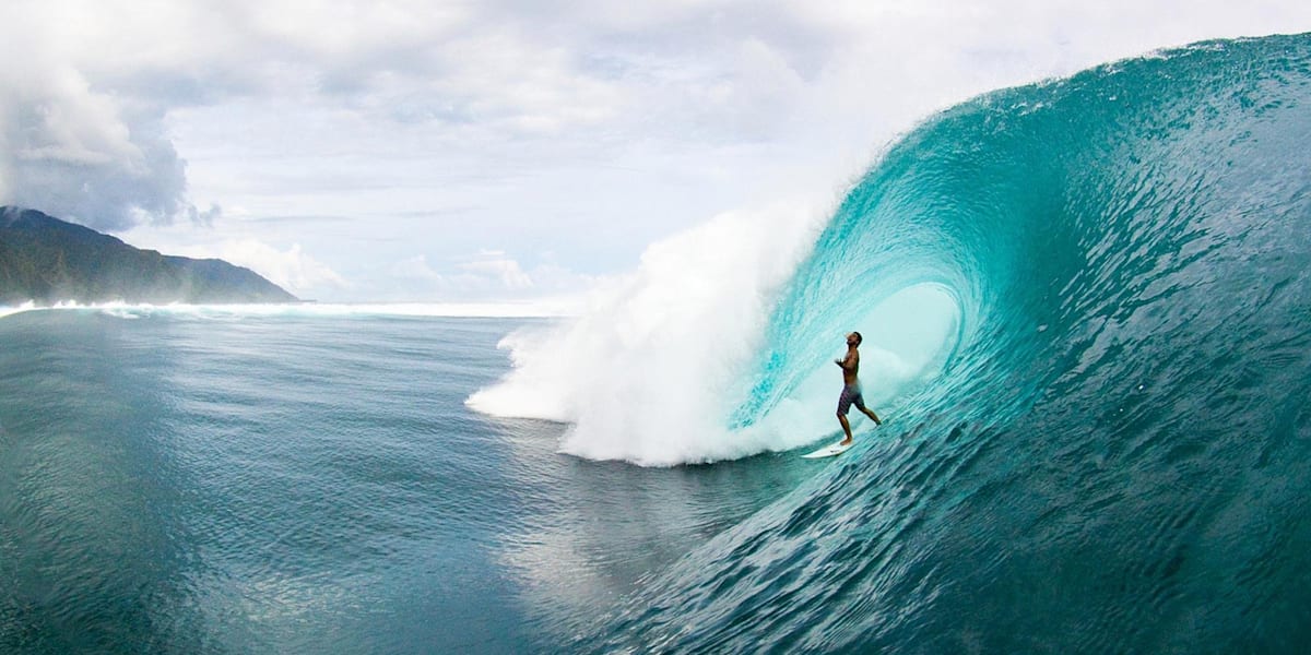 Scena de surf din Tahiti – Interviu cu Michel Bourez