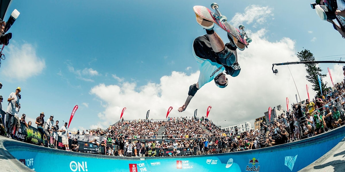 Tony Hawk completa o 900 aos 48 anos