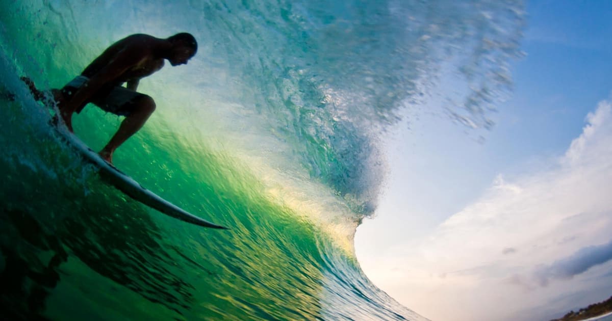 Six best surf waves for getting barreled in summer