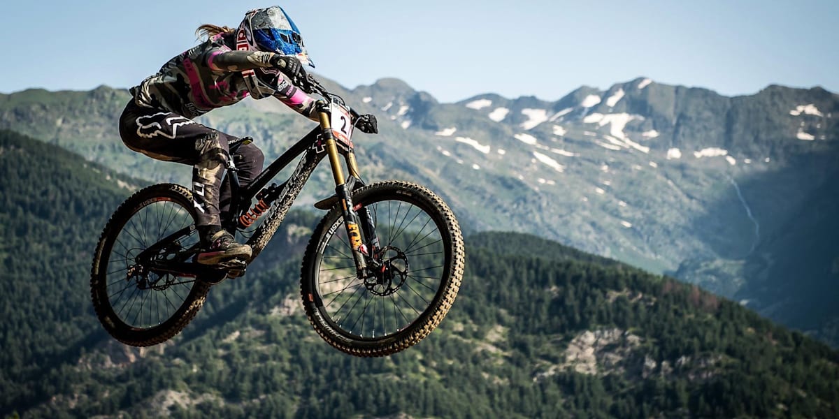 Mercedes-Benz UCI World Cup 2018: Downhill recap video