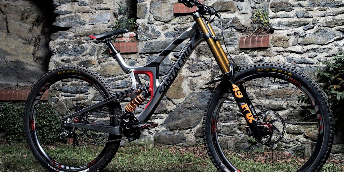 Luca Shaw's Santa Cruz 29er V10 Gallery