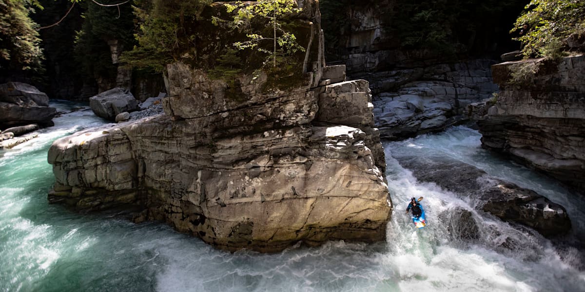Mason Mashon fotografía al kayakista Ed Muggridge