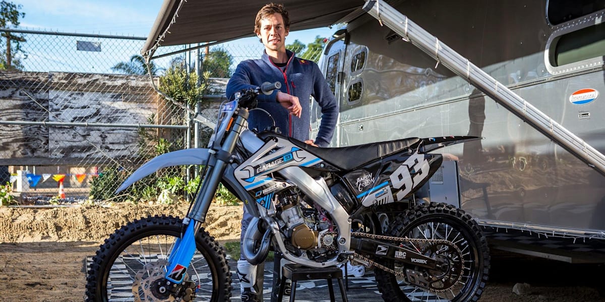 Bike Builds con Aaron Colton S1 E1: Motocross 2 Tiempos