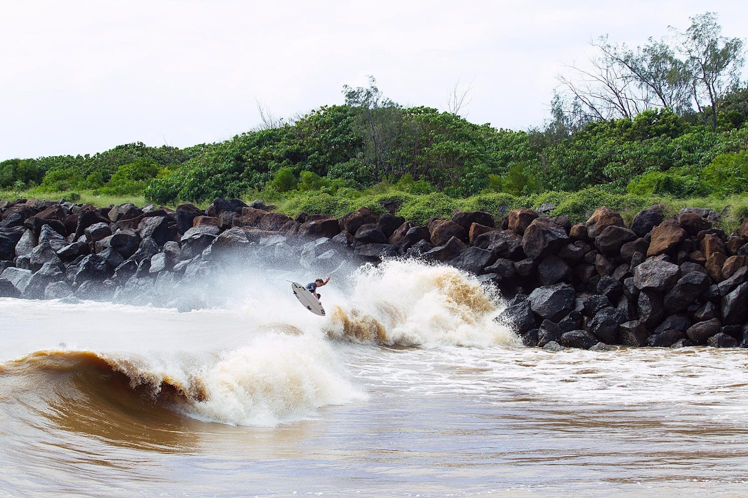 River Surfing: Surfing the Tweed River Gold Coast