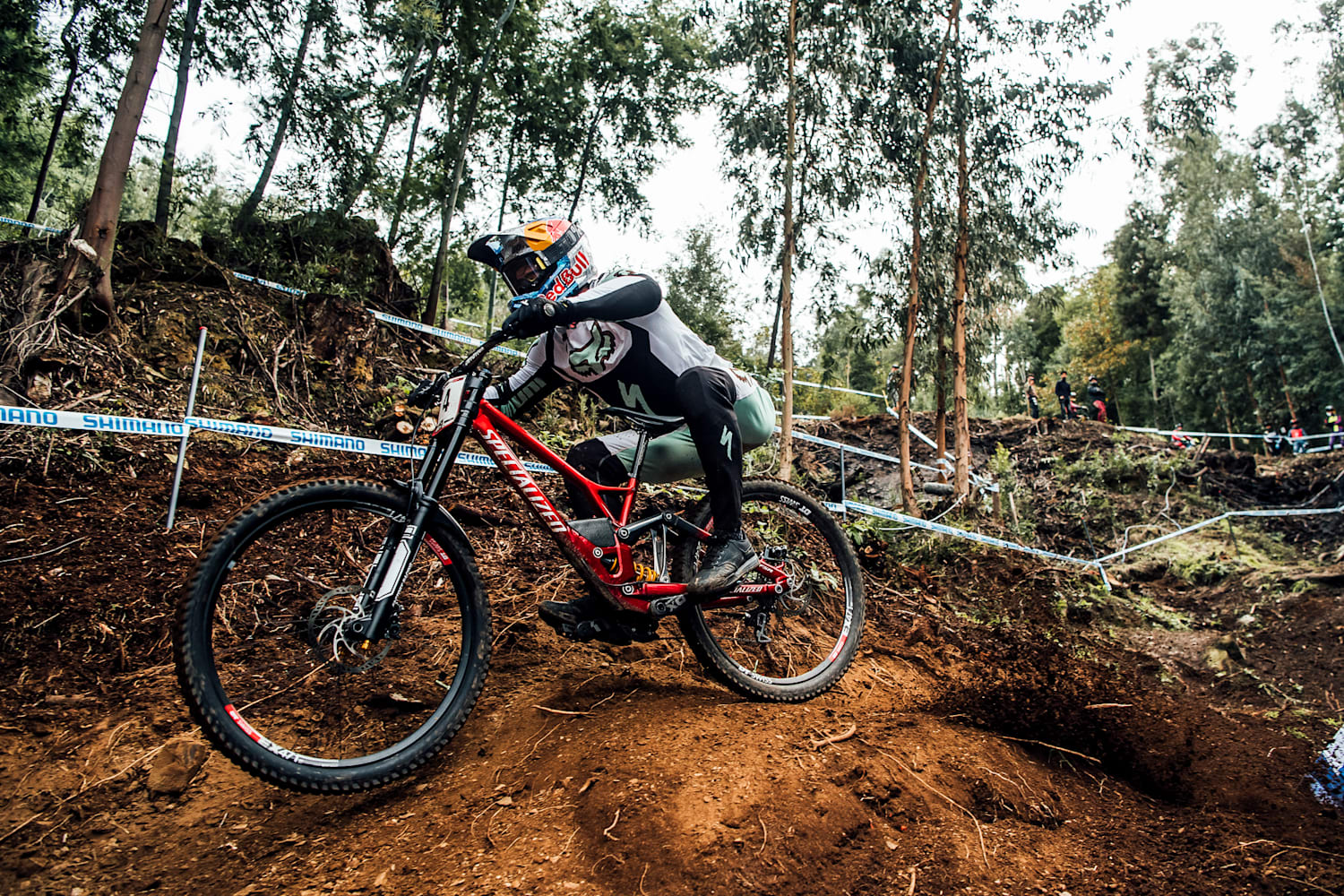 UCI MTB 2020 Lousã: DH training with Rob Warner
