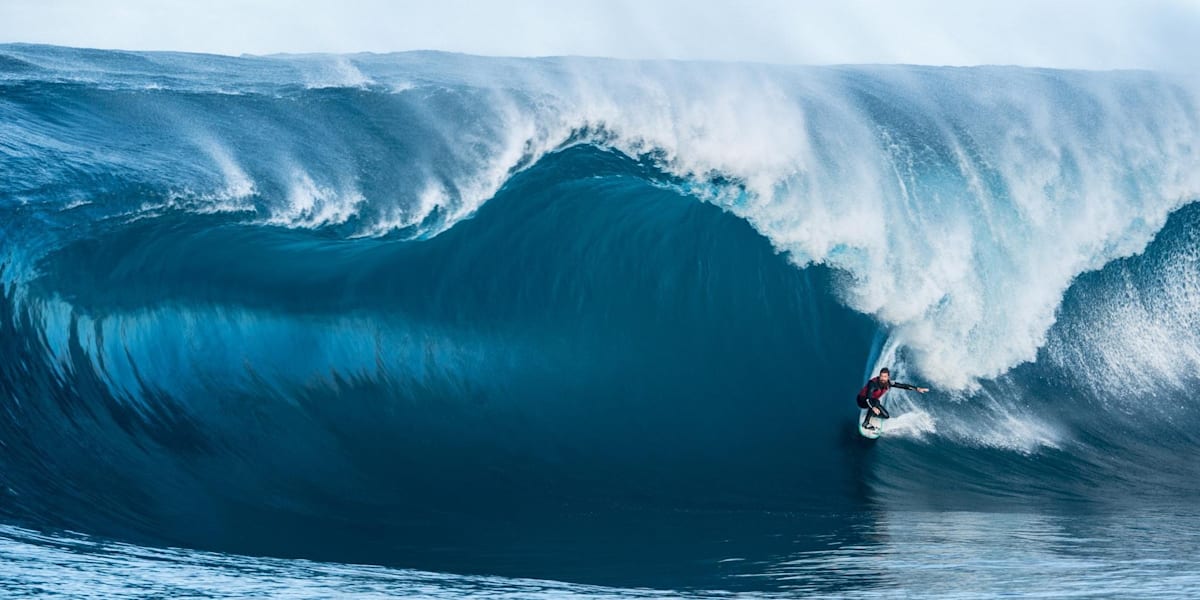 Big Wave Surfing *video* in West Australia | Red Bull