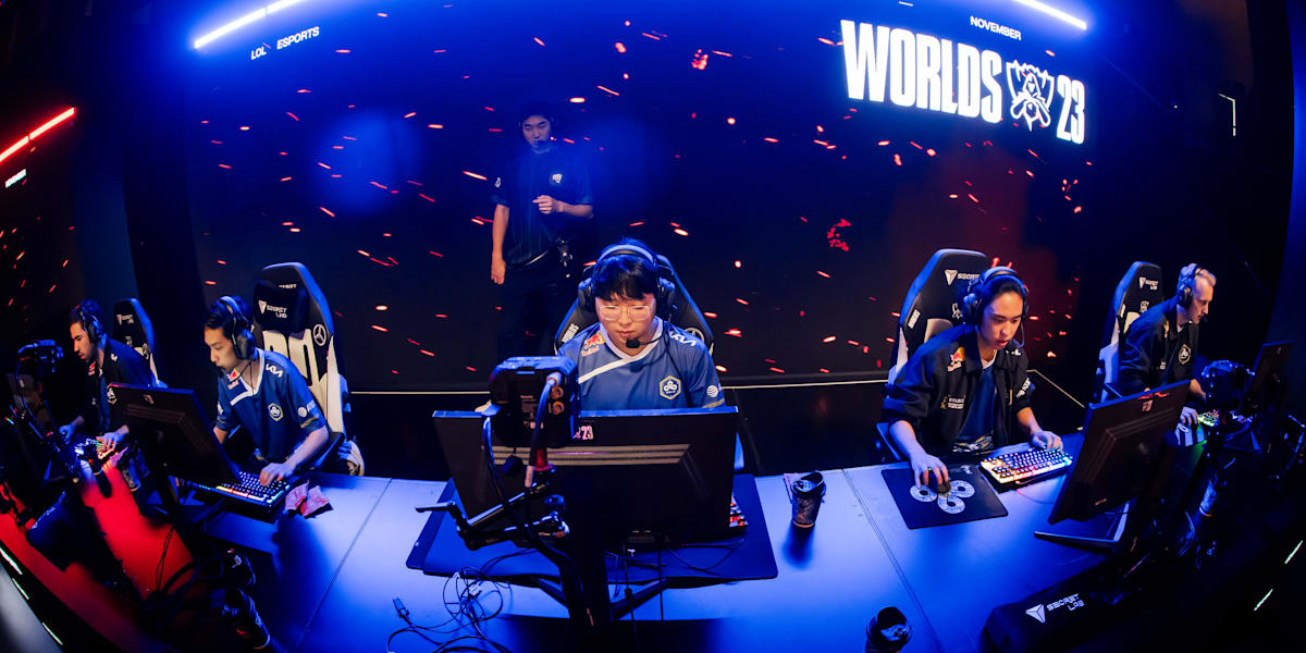 Swiss stage: League of Legends tournament: gallery