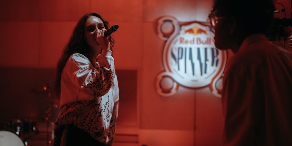 Eline : La rappeuse en interview pour Red Bull Spinner