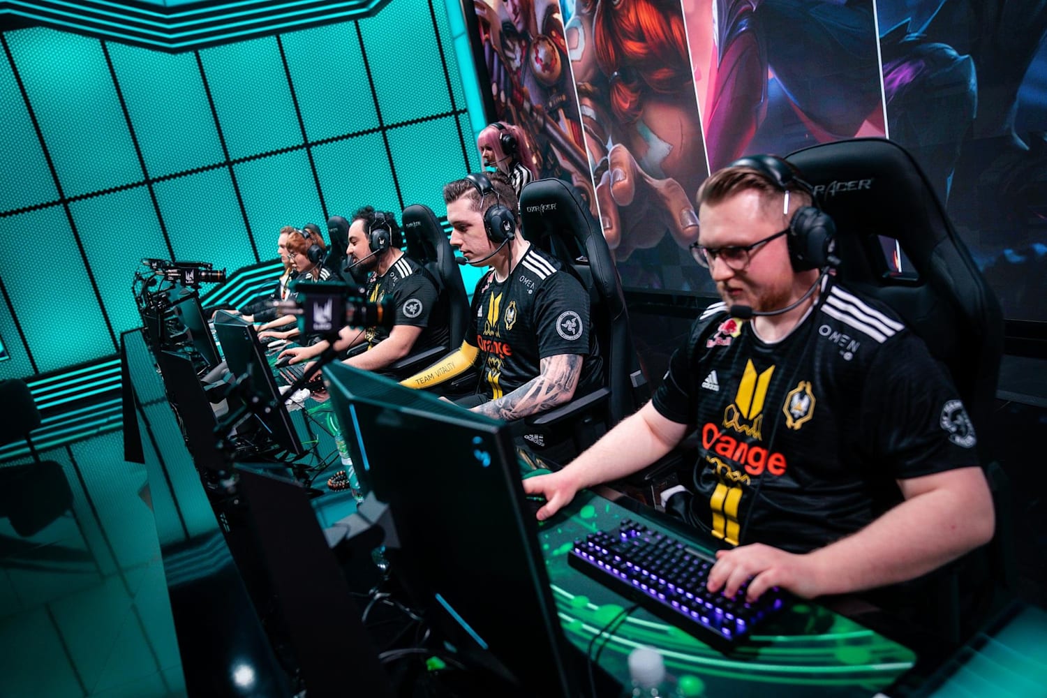 League of Legends LEC trophy: Vitality team +interview+