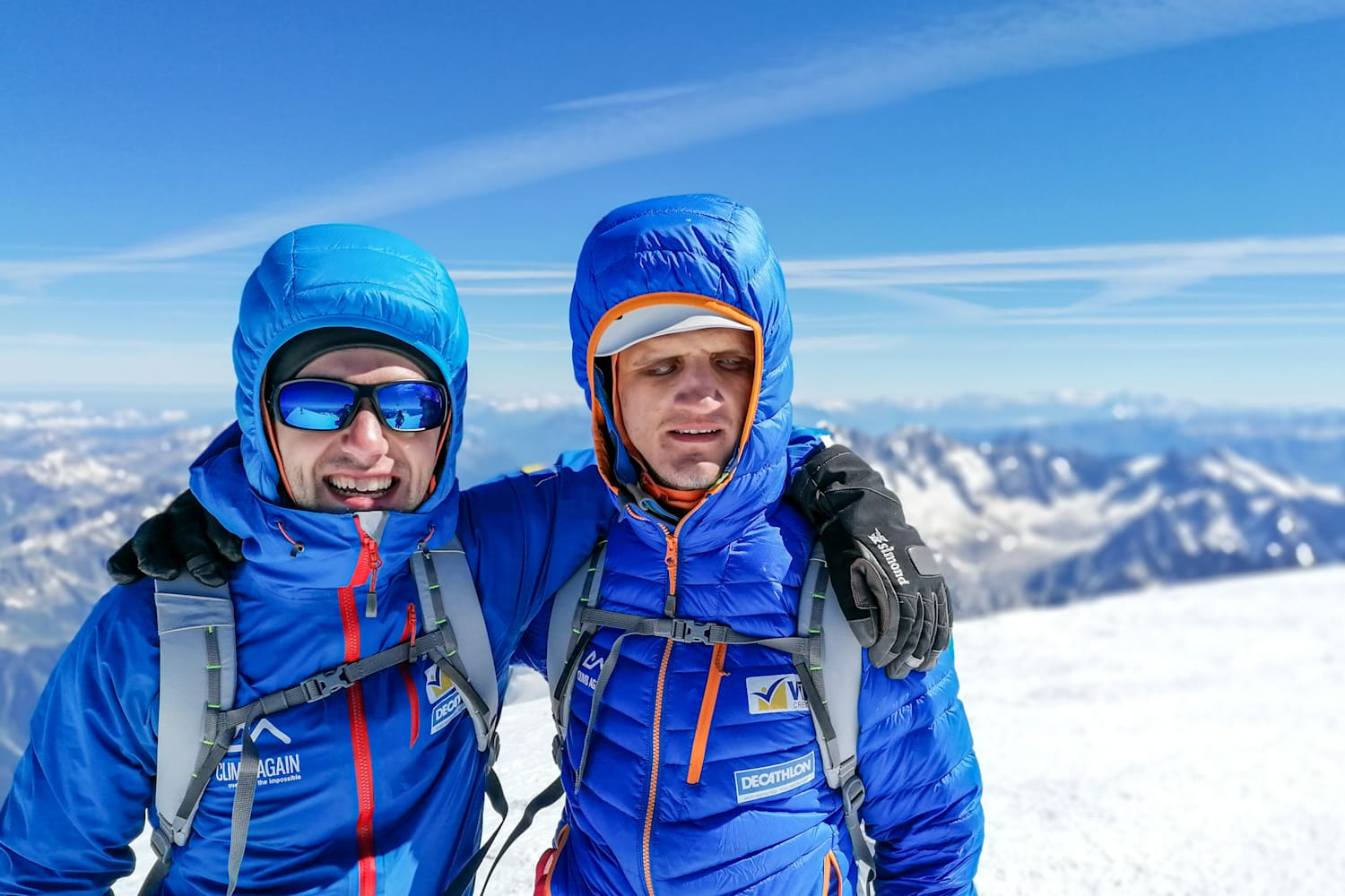 Sportivi români cu deficiențe de vedere pe Mont Blanc